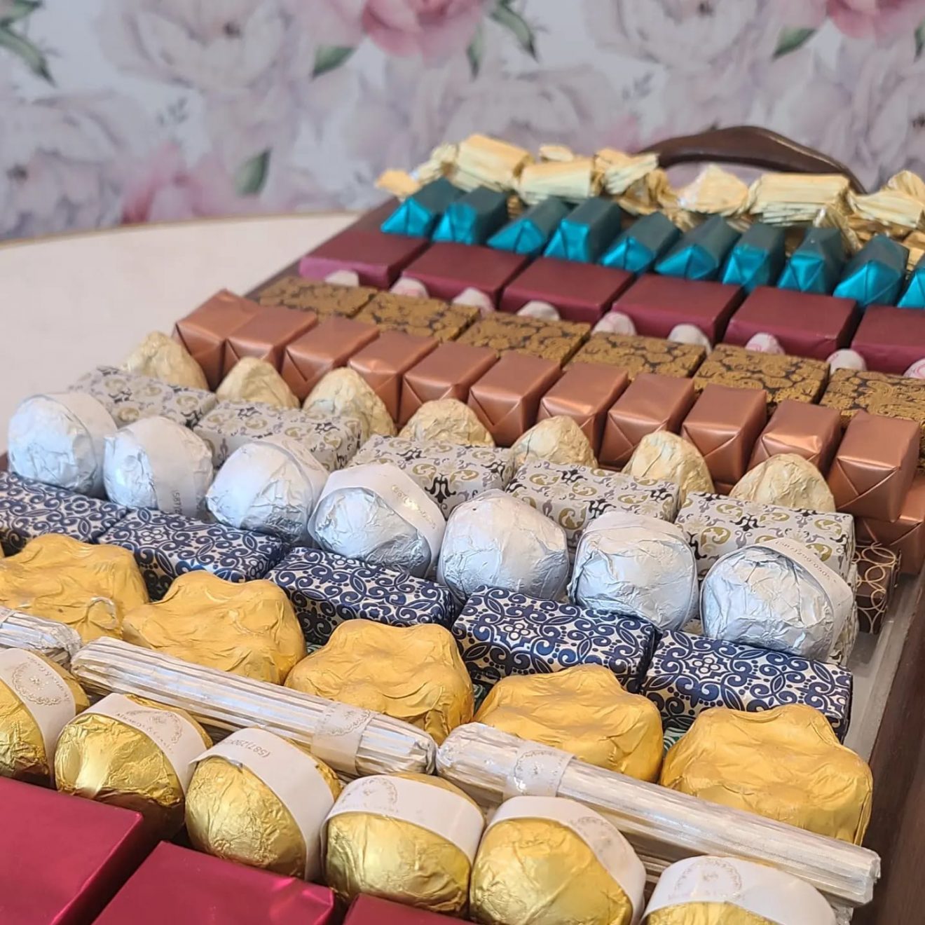 Chocolate Premium Tray - Macarons & Goodies